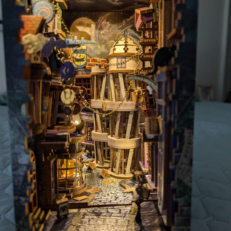 Bookshelf Alley - Etsy