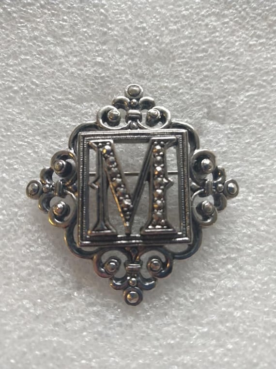 Vintage letter pin avon - Gem