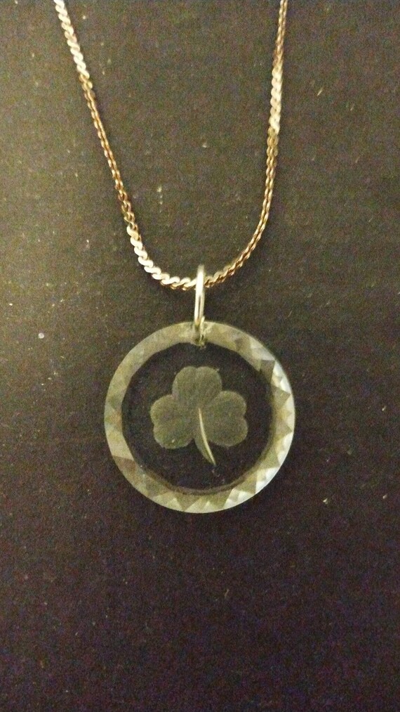 "daria" shamrock necklace - Gem