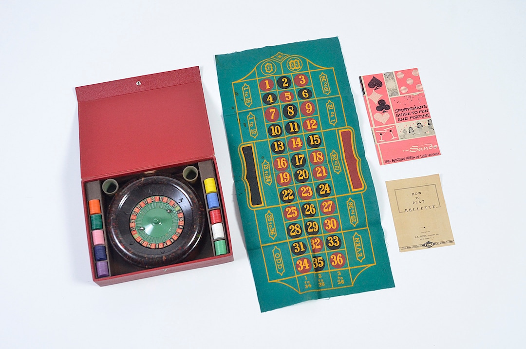 Vintage Antique 1941 E.S. Lowe Roulette Wheel / Metal Ball / Betting ...