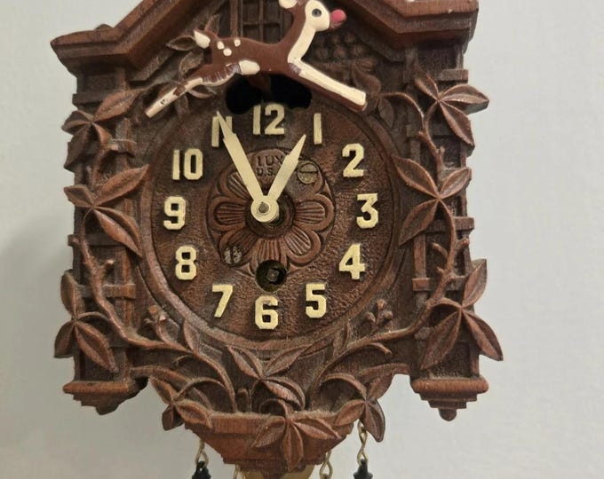 Animated Rudolph Clock: 1940s Keebler Lux Pendulette, Syroco Wood - Etsy