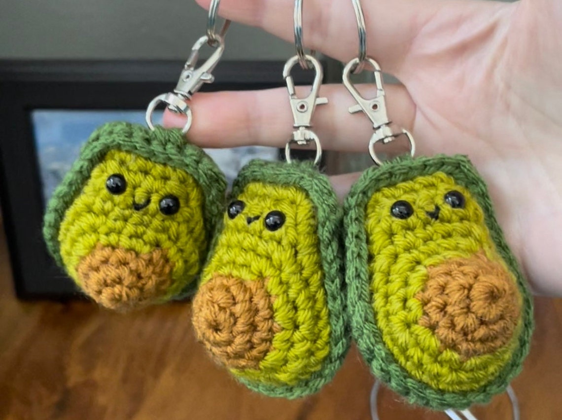 CROCHET PATTERN: Avocado Keychain Amigurumi Downloadable - Etsy