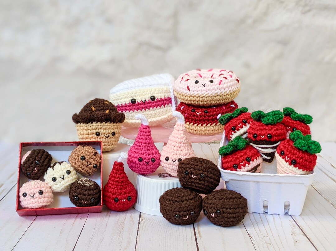 CROCHET PATTERN: Valentines Day Chocolate Play Food, Kisses, Truffles ...