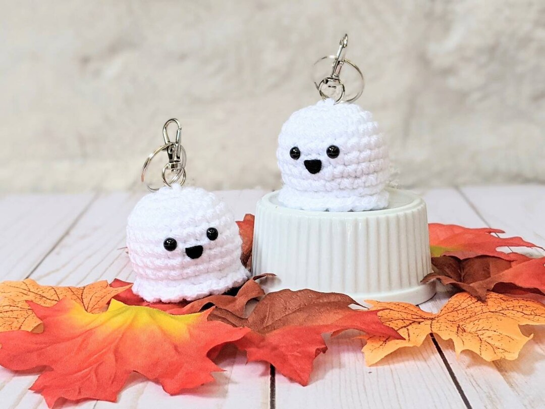 CROCHET PATTERN: Crochet Ghost Keychain, Amigurumi Halloween Backpack ...