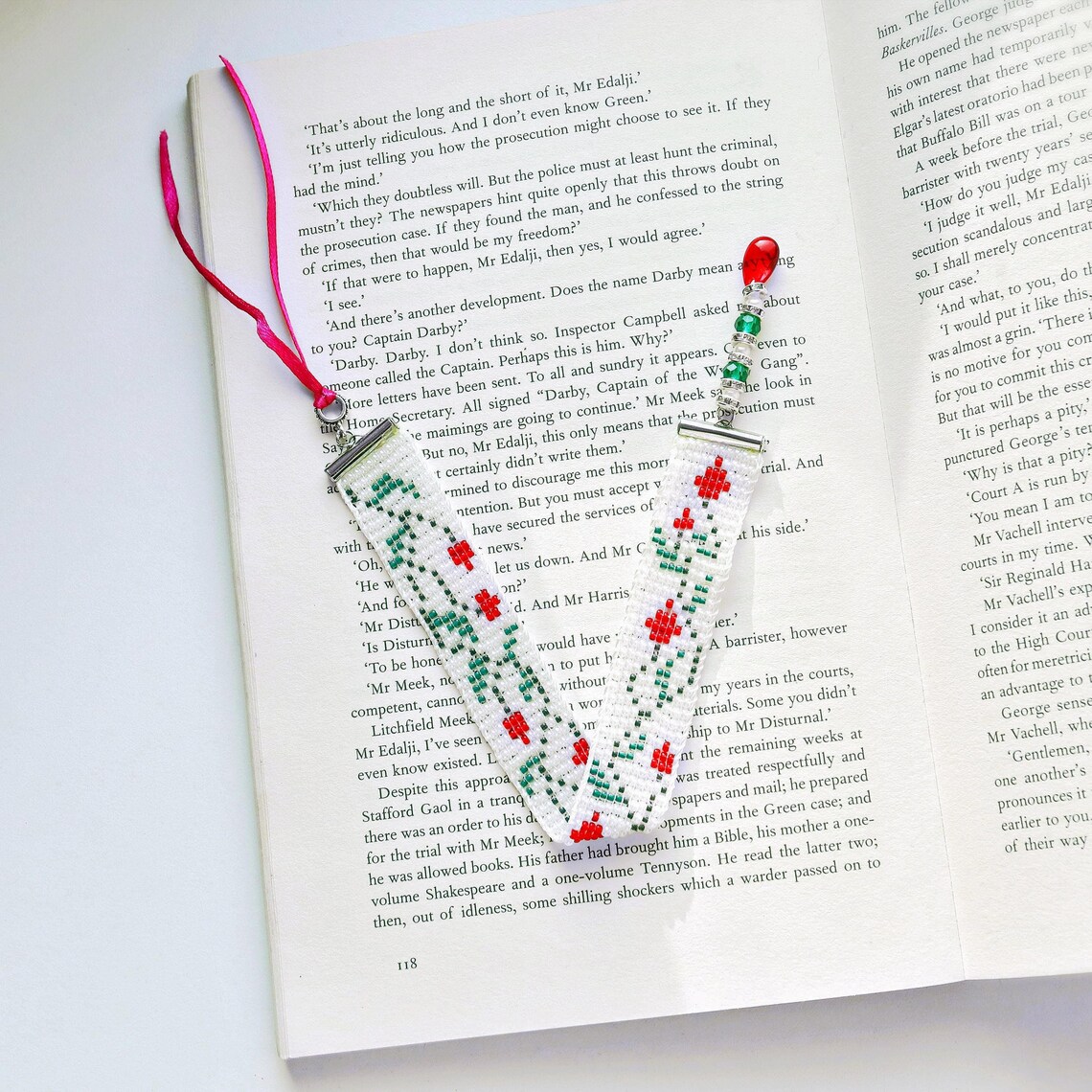 Seed Bead Loom Pattern - Berry Floral Bookmark & Bracelet Tutorial ...