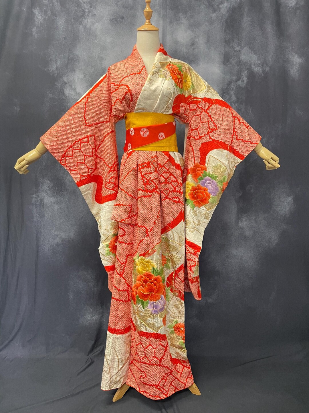 A Beautiful Japanese Red Furisode Kimono, Excellent Condition,red ...