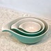 Mid-century Modern Teardrop Footed Nesting Bowls / Matte Green & White ...