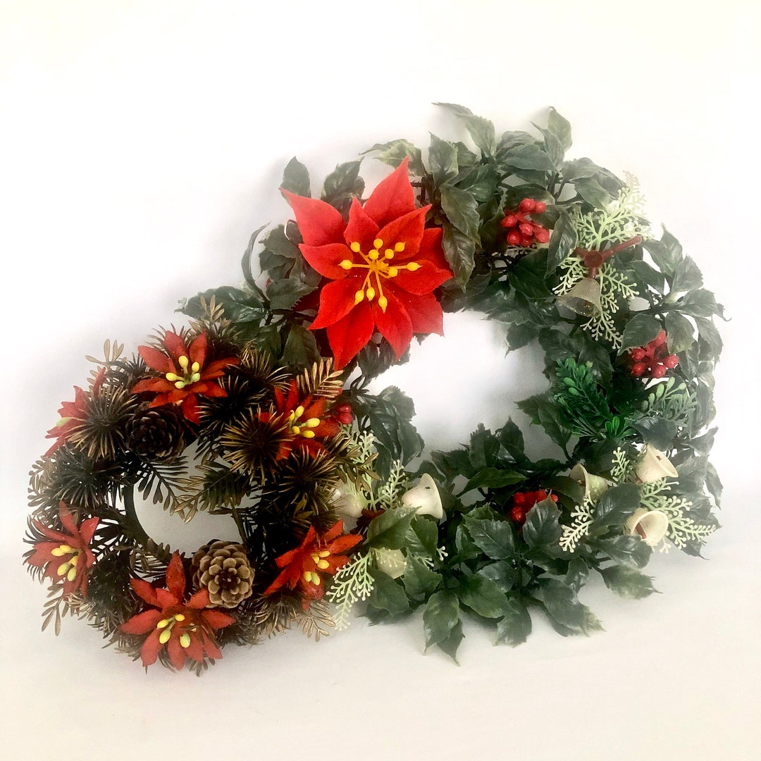 Merry Kitschy Christmas Plastic Wreaths / Holiday Wreath Decoration ...