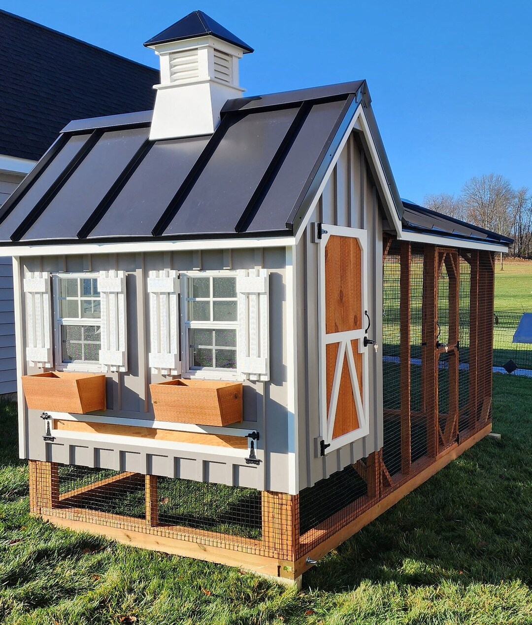 Custom Bunny Hutch - Chicken Coop - Bunny House - Outside Bunny Hutch ...