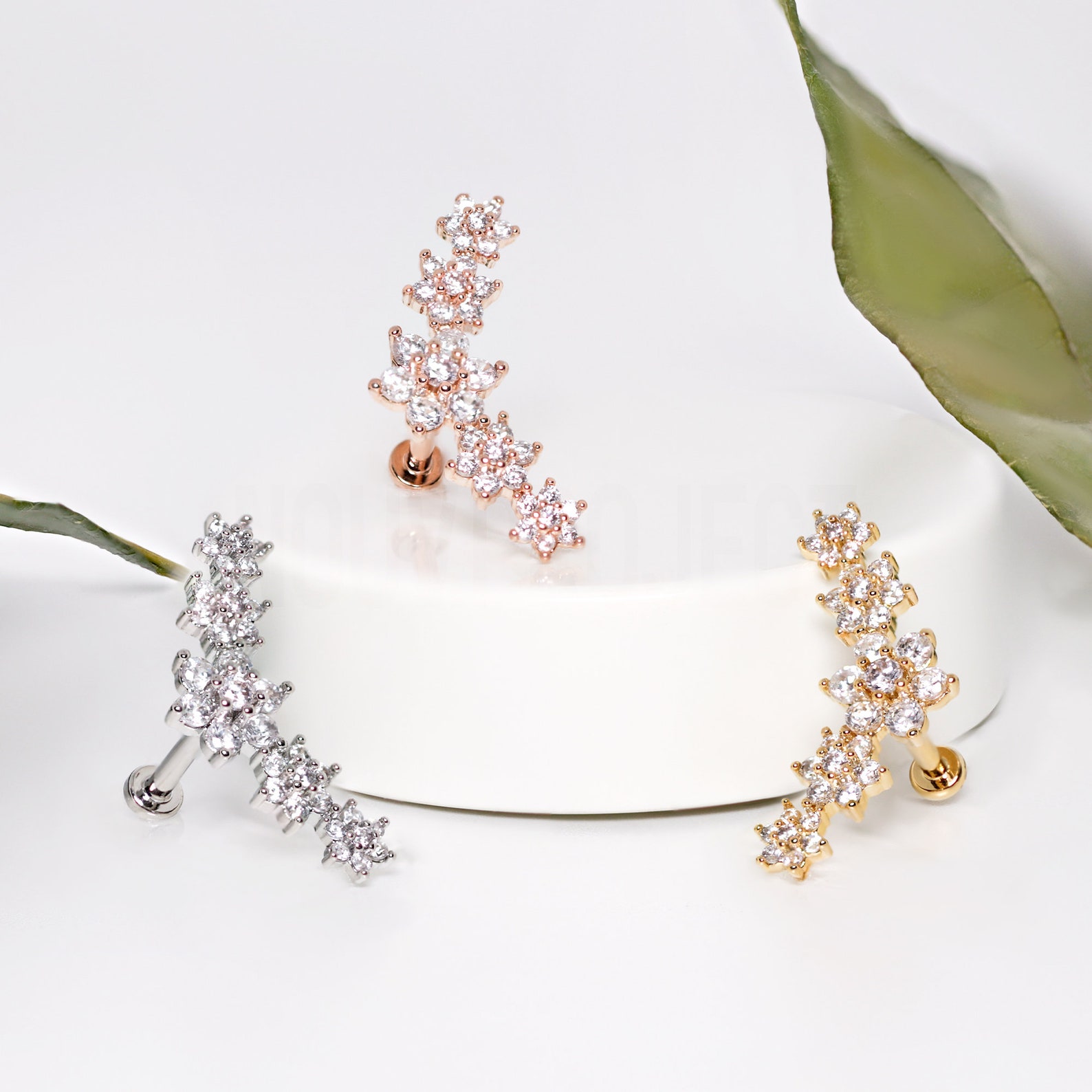 1 Piece of Five CZ Gems Flower Helix Earring Curved Flower - Etsy