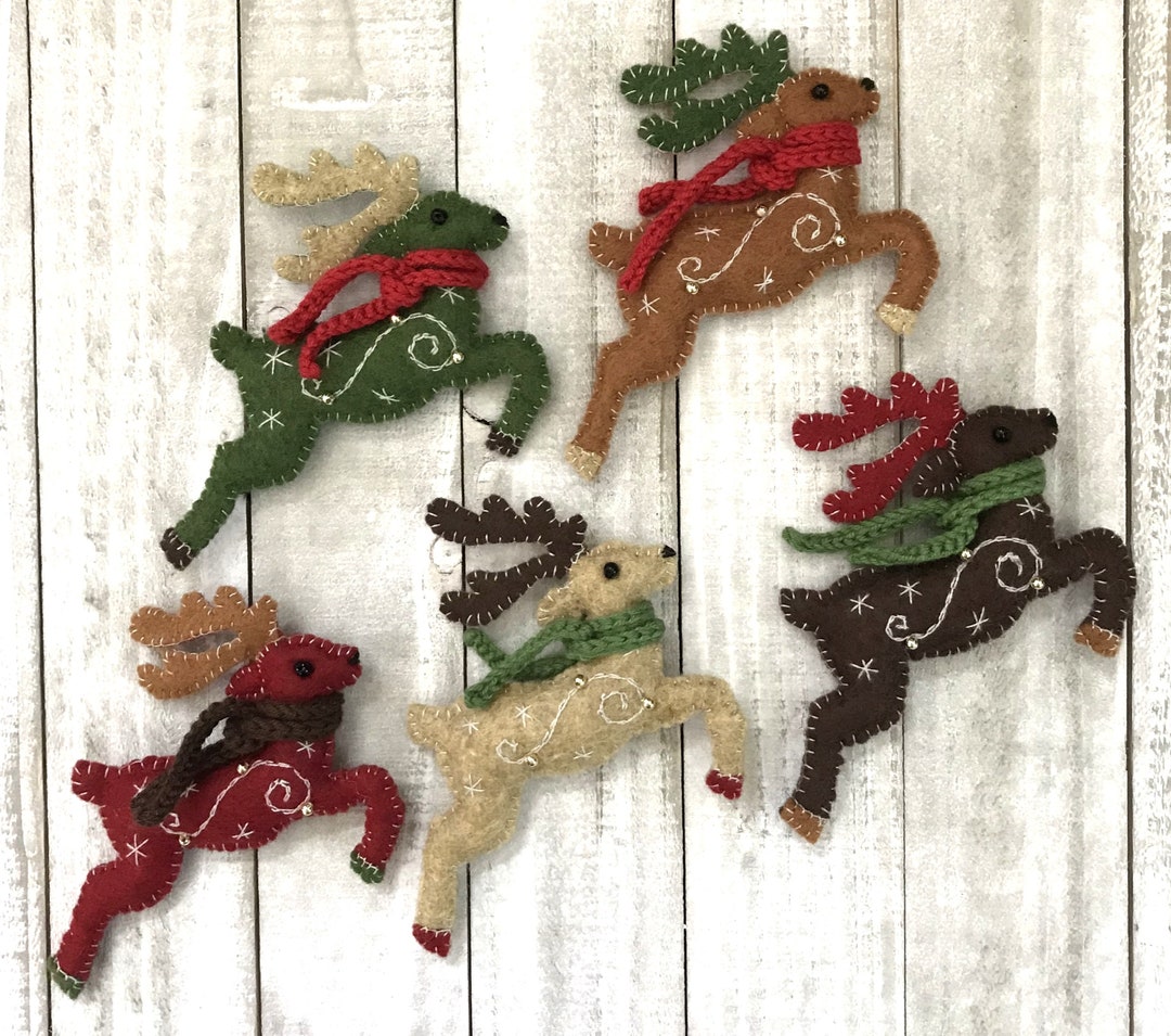 Christmas Felt Ornament Kit, DIY, Makes 5 Miniature Reindeer Gold ...