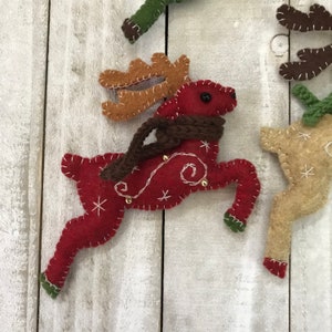 Christmas Felt Ornament Kit, DIY, Makes 5 Miniature Reindeer Gold ...