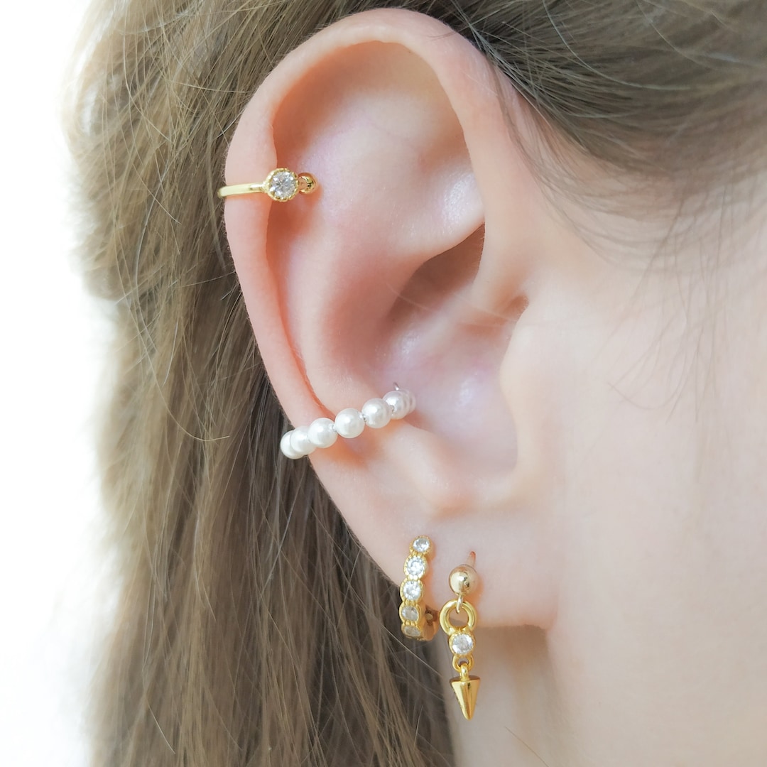 Pearl Ear Cuff Ear Cuff Earring Pearls Clip on Cuff Pearl Earring Conch Cuff White Pearls Ear ...