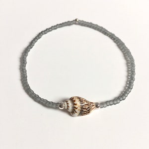 Fine Bracelet With Shell Friendship Bracelet Rocaille Beads - Etsy