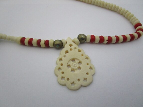 Wonderful Antique Mega Carved Bone & Colored Beaded F… - Gem