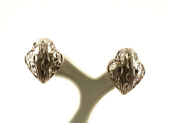 Vintage Beautiful Open Scroll Heart Design Stud Earri… - Gem