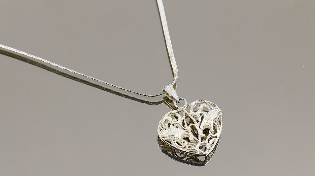 Vintage Beautiful Open Heart Scroll Heart Love Design Necklace - Etsy