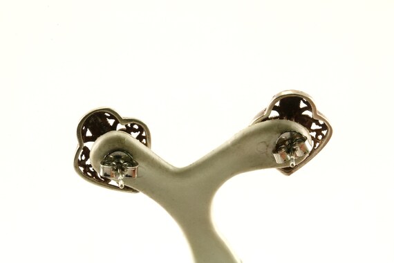 Vintage Beautiful Open Scroll Heart Design Stud Earri… - Gem