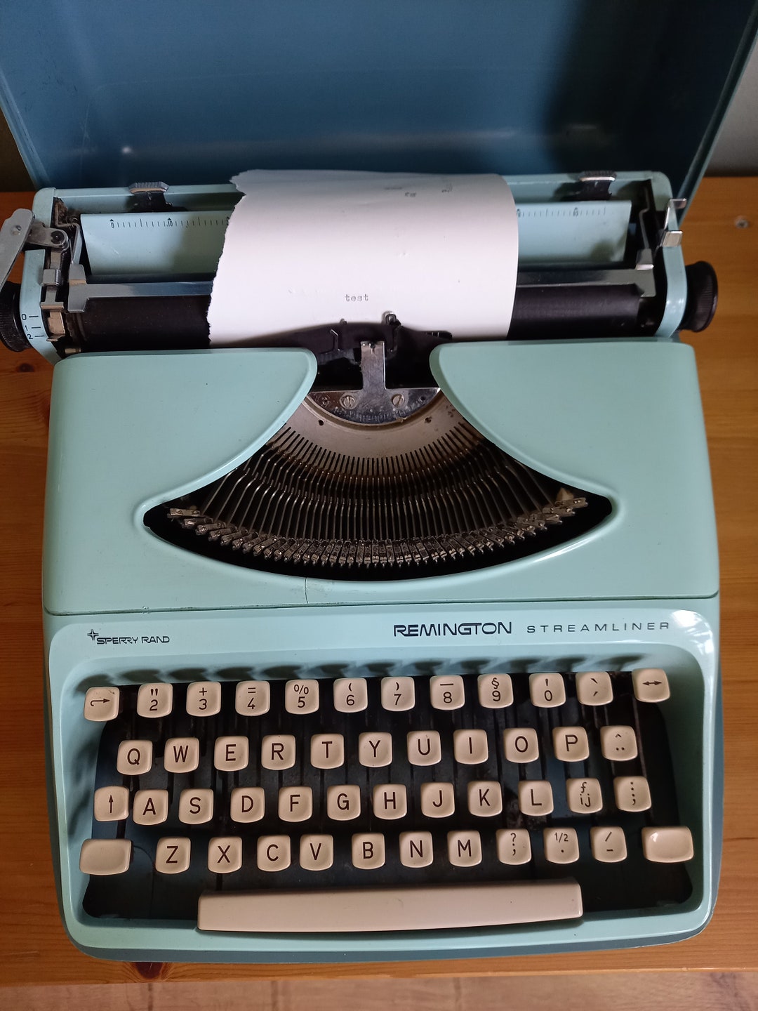 Rare Sperry Rand Remington Streamliner Vintage Typewriter From the 60s ...
