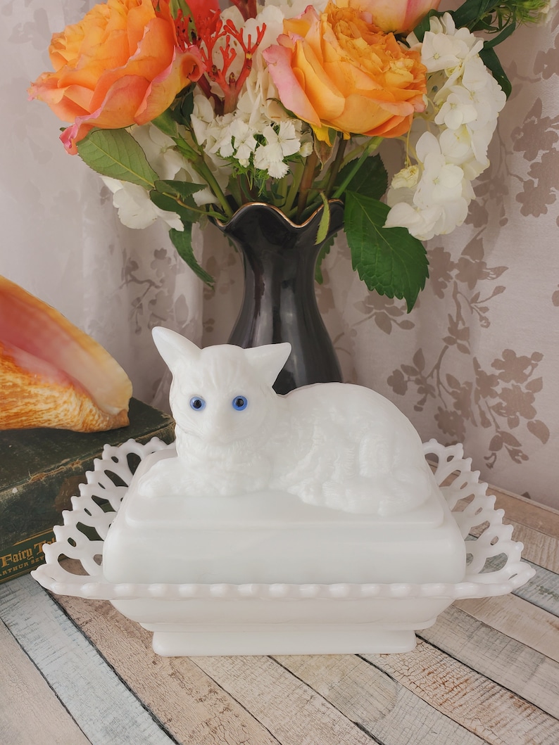 Westmoreland Glass Milk Glass Cat in a Basket, Milkglass Kitten With ...