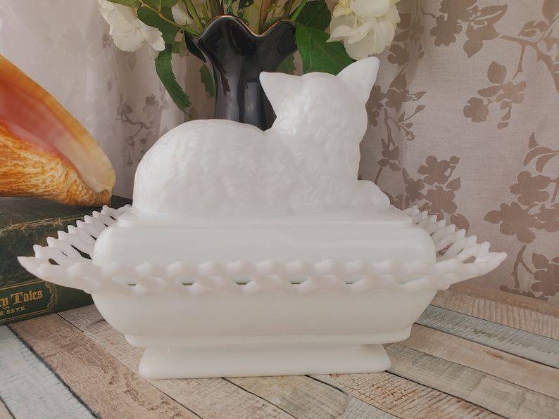 Westmoreland Glass Milk Glass Cat in a Basket, Milkglass Kitten With ...