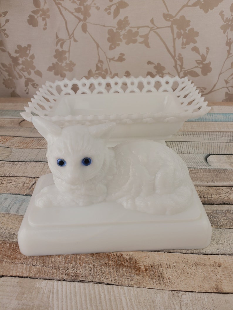Westmoreland Glass Milk Glass Cat in a Basket, Milkglass Kitten With ...