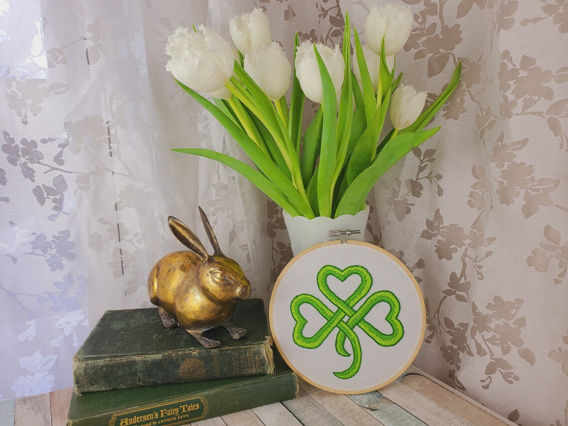 Embroidered Shamrock Wall Decoration Irish Decor Finished - Etsy