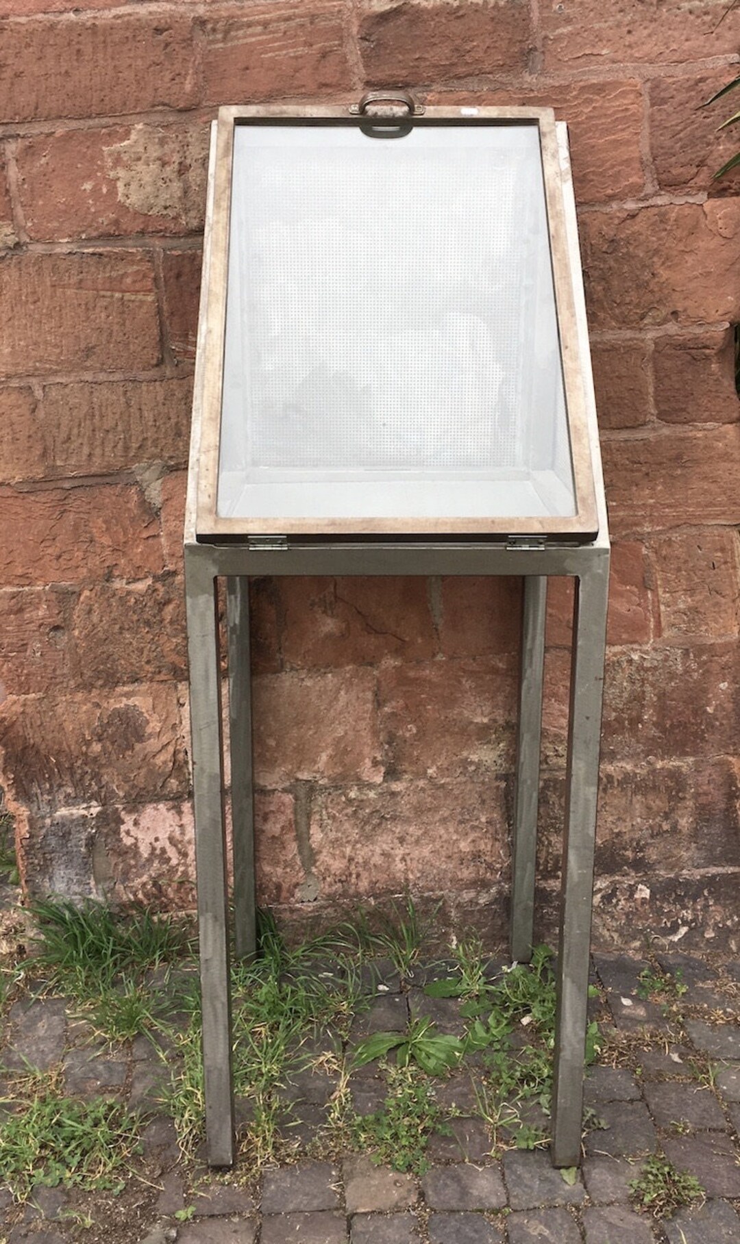 Metal Showcase - Etsy