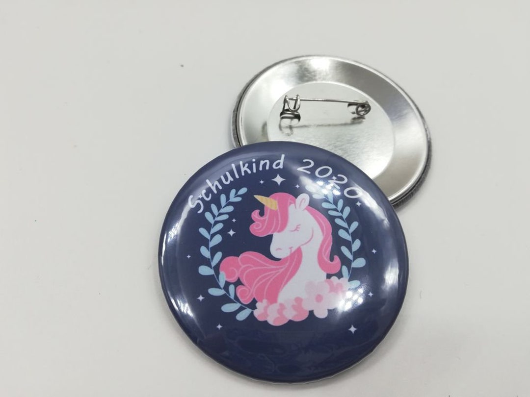 Button Schulkind evt. mit Namen, als Anstecker oder Kleidungsmagnet, Einhorn mit Kranz, zur ...