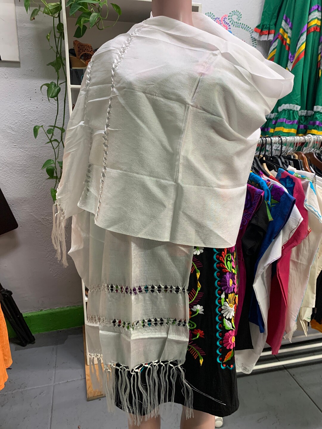 Timeless Elegance: Beautiful White Mexican Rebozo - Etsy