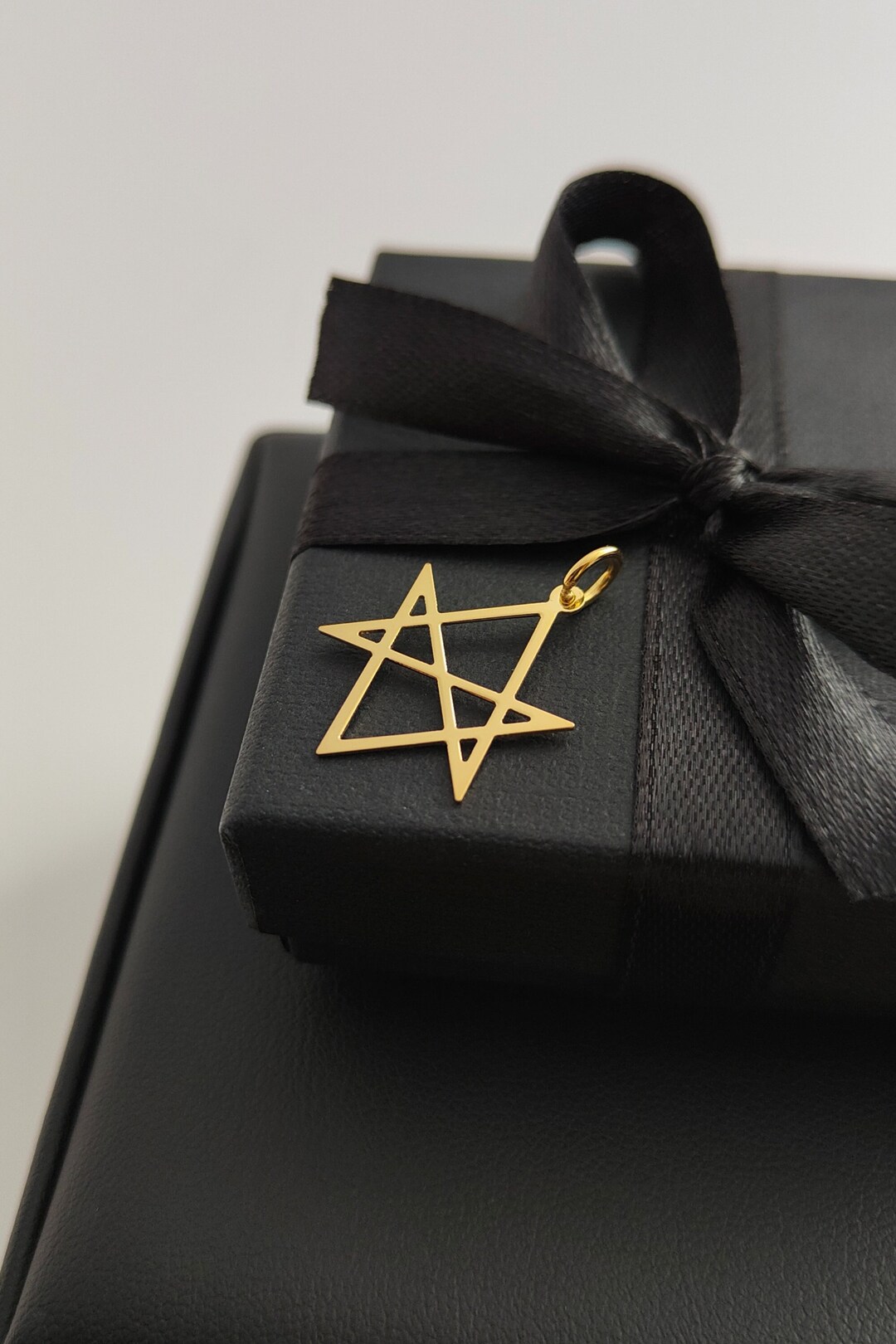 Unicursal Hexagram in 14 Karat Gold. 14K Solid Gold Hexagram Pendant ...