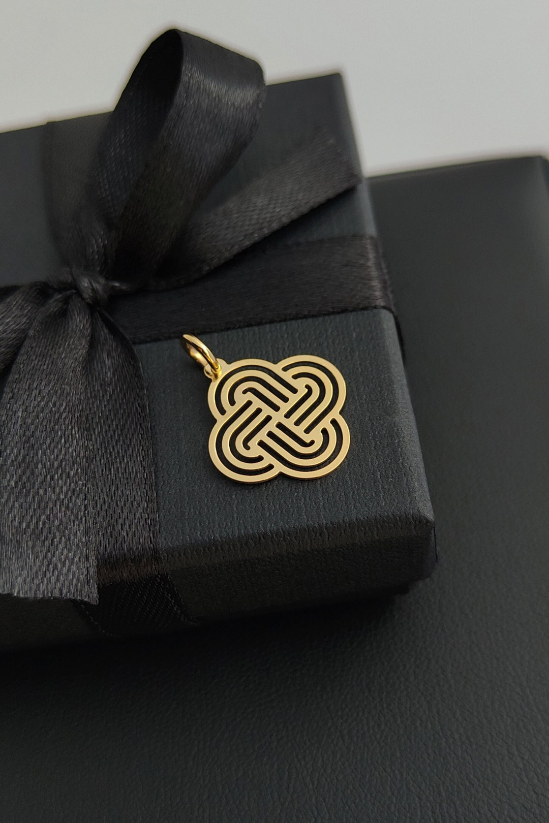 14K Gold Solomon's Knot Pendant, 14K Solid Gold Solomon's Knot Pendant ...
