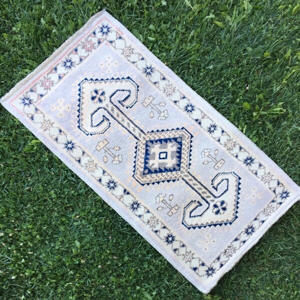 2x4 Runner Rug - Etsy