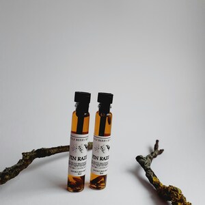 Fin Raziel 2ml Perfume Oil, Glass Vial Sample, Smokey and Potent Aromas ...