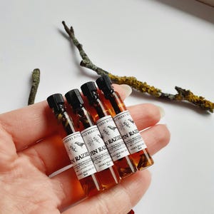 Fin Raziel 2ml Perfume Oil, Glass Vial Sample, Smokey and Potent Aromas ...