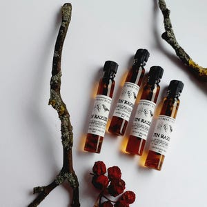 Fin Raziel 2ml Perfume Oil, Glass Vial Sample, Smokey and Potent Aromas ...