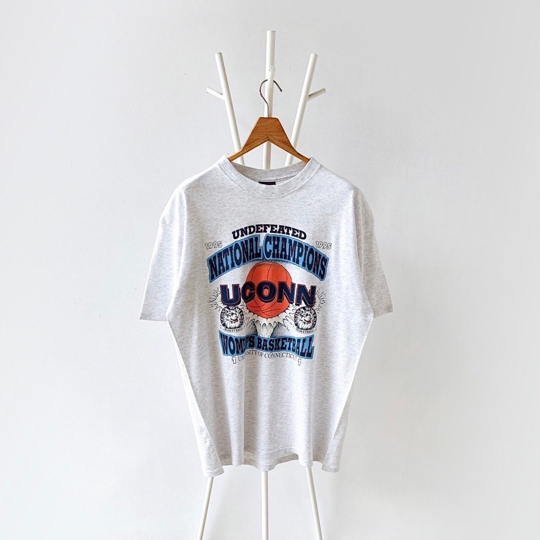 90s University of Connecticut Uconn Huskies T-shirt/ XL - Etsy