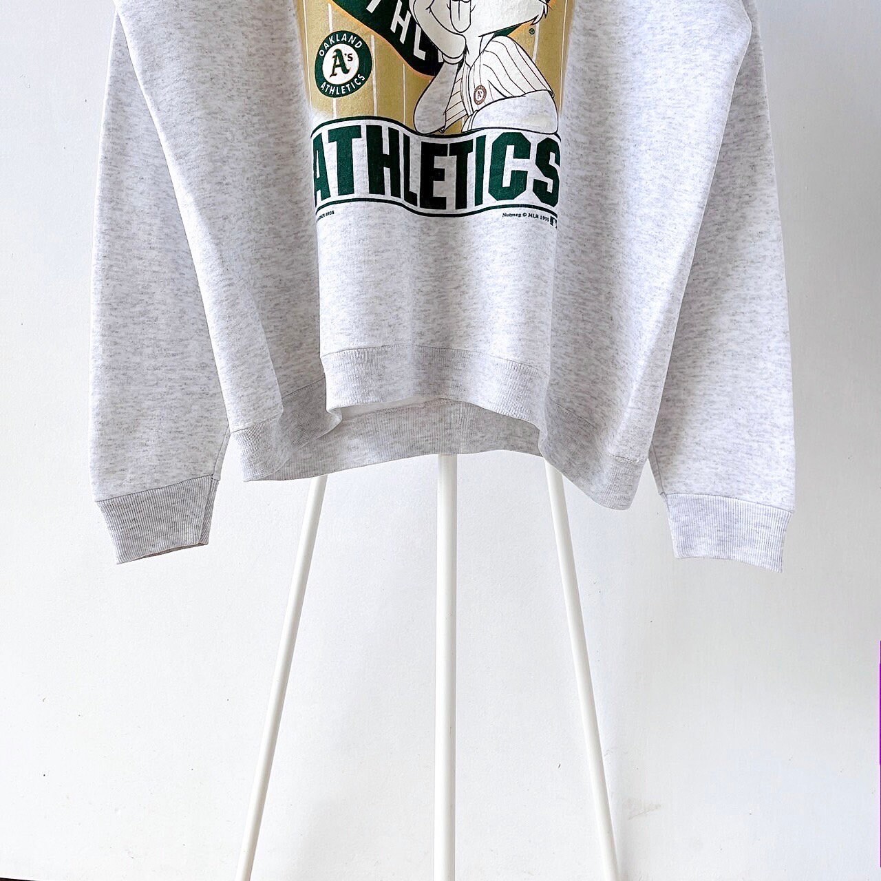 90s Bugs Bunny Looney Tunes X Oakland Athletics MLB Sweatshirt/ XL - Etsy