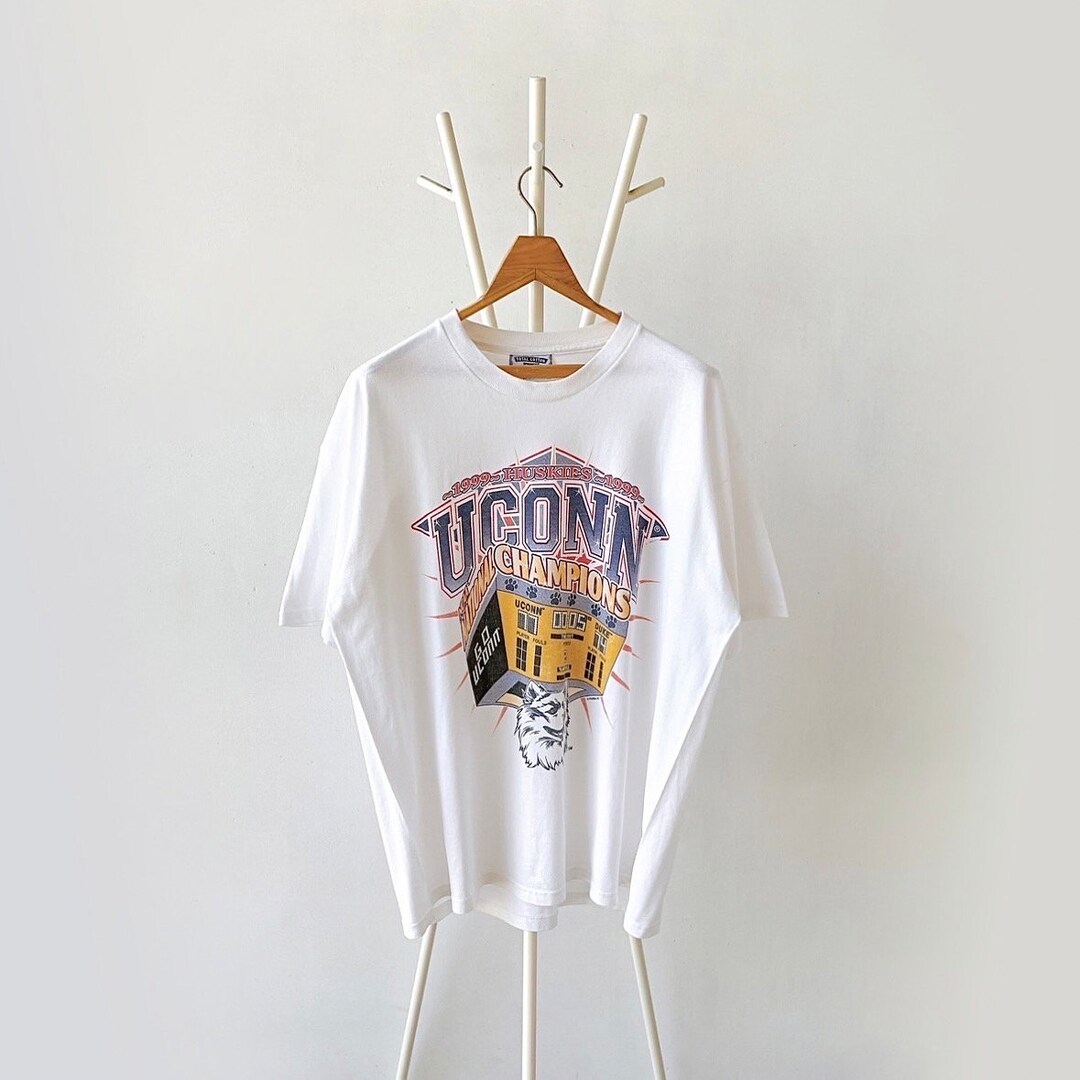 90s University of Connecticut Uconn Huskies T-shirt/ XL - Etsy