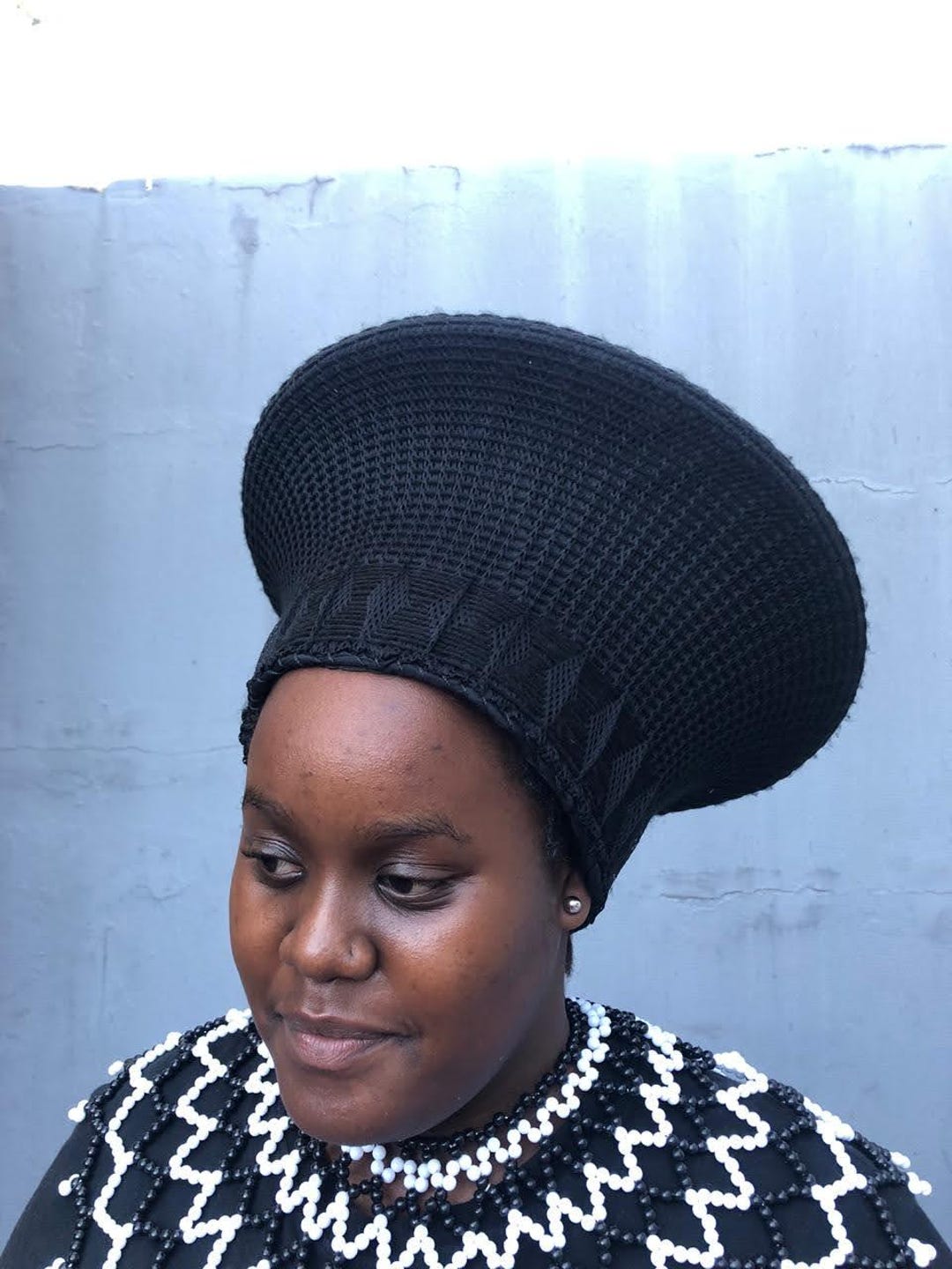 2 Piece Zulu Isicholo Hat and Black and White Beaded Necklace Set ...
