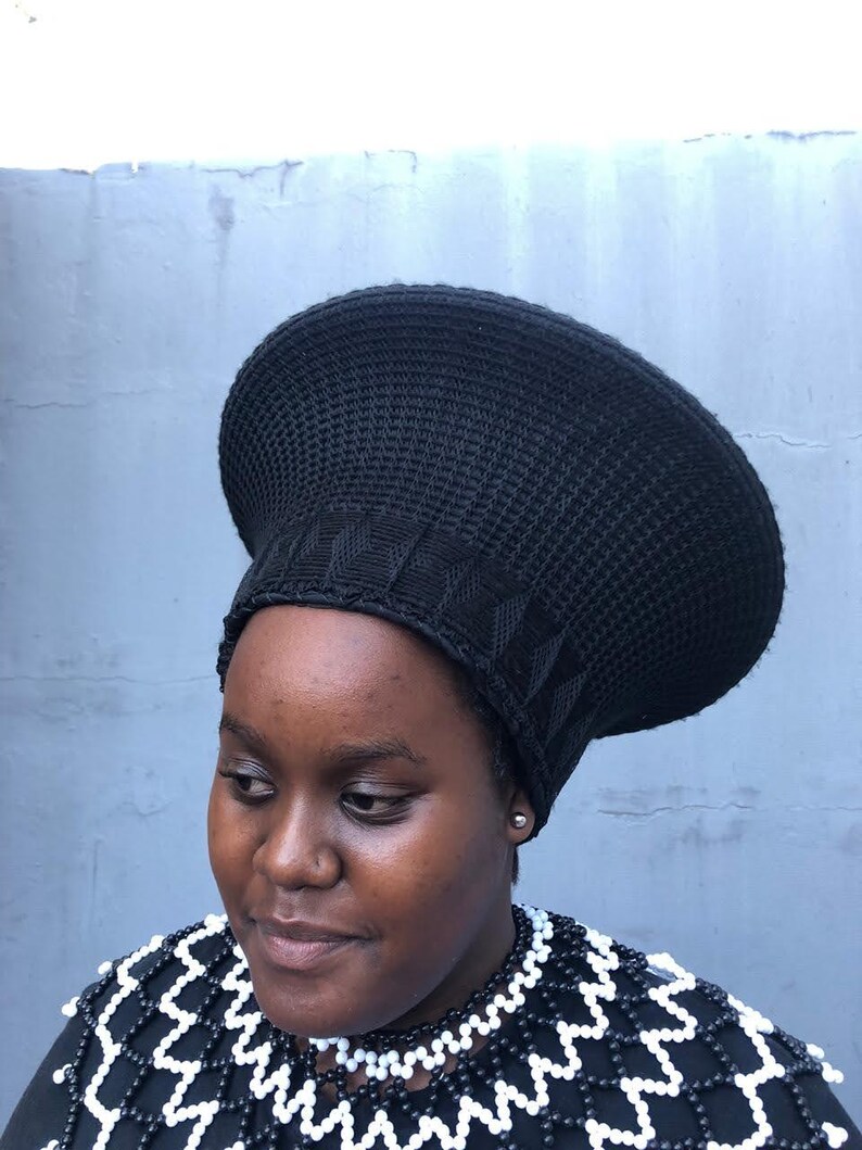 2 Piece Zulu Isicholo Hat and Black and White Beaded Necklace Set ...