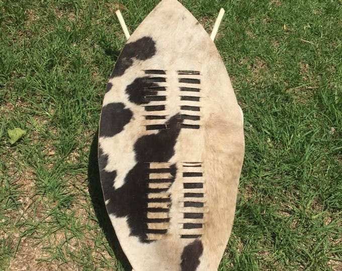 Authentic Black and White Zulu Shield Isihlangu– 92cm Tall, Handcrafted ...