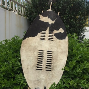 Black and White Extra Large Zulu Shield – 155cm Tall, Authentic Cowhide ...