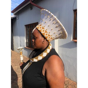 4 in 1 Gold and White Isicholo Zulu Hat, Ndebele Isigolwani Hoop Set ...