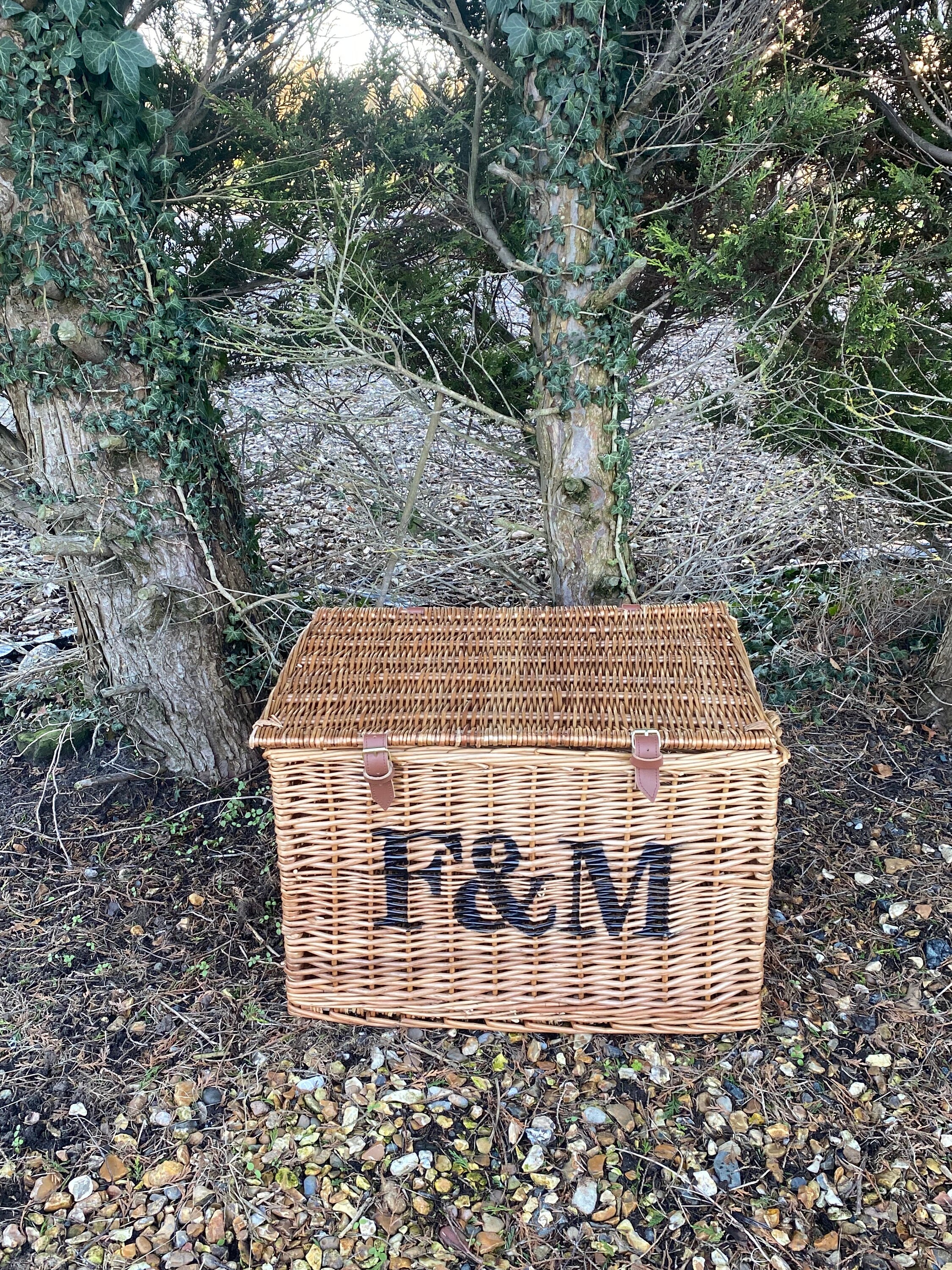 Large F M wicker hamper basket Fortnum and Mason Storage Basket Display Prop Wedding Blanket box Toy box Coffee table VGC
