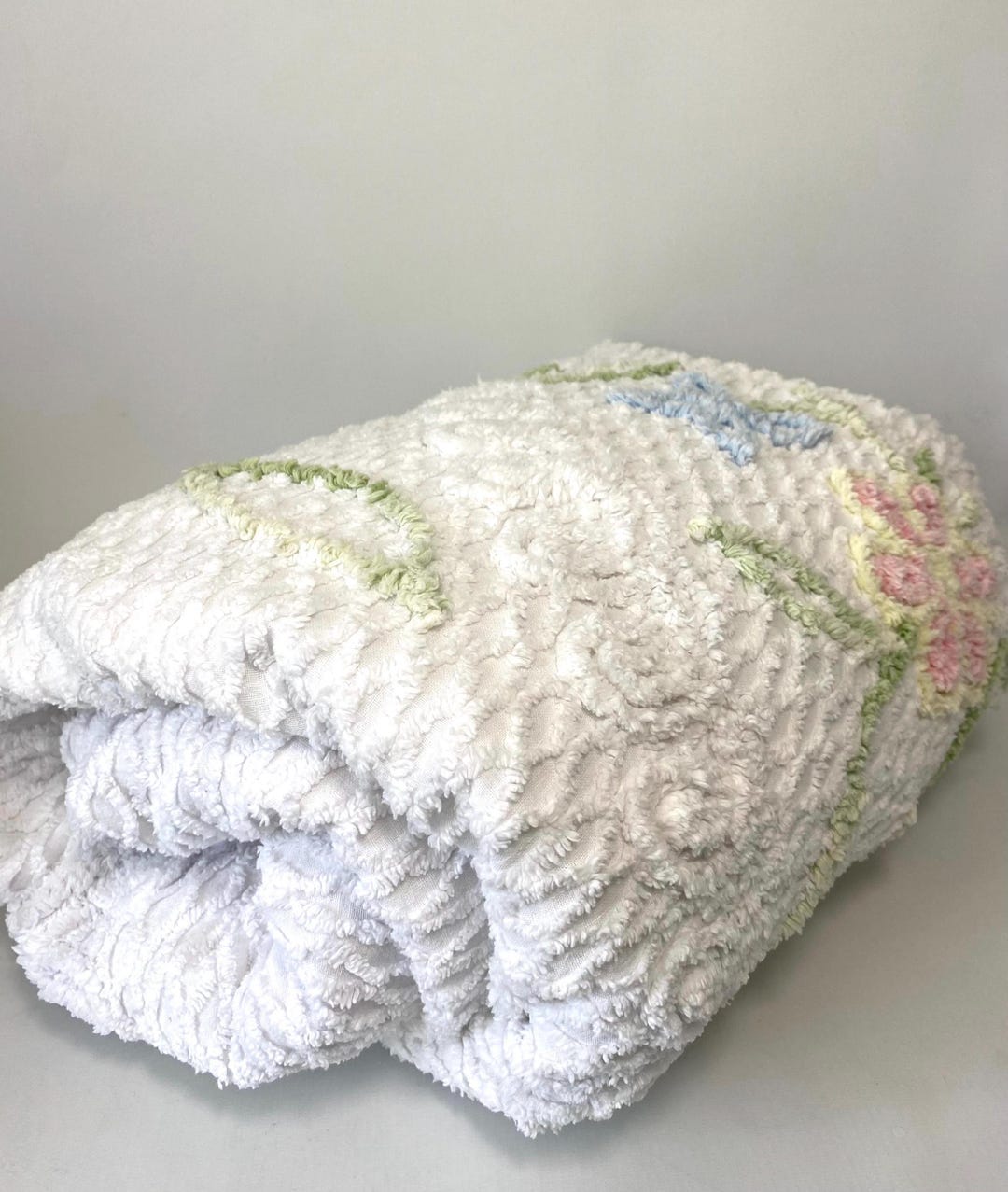 Vintage Candlewick Bedspread - White Chenille Bed Topper With Floral ...