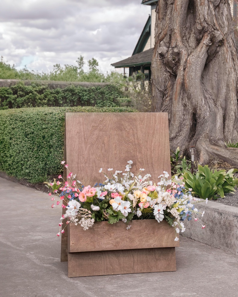 Flower Box Welcome Sign - Wedding Welcome Sign - Personalized Decor - Etsy