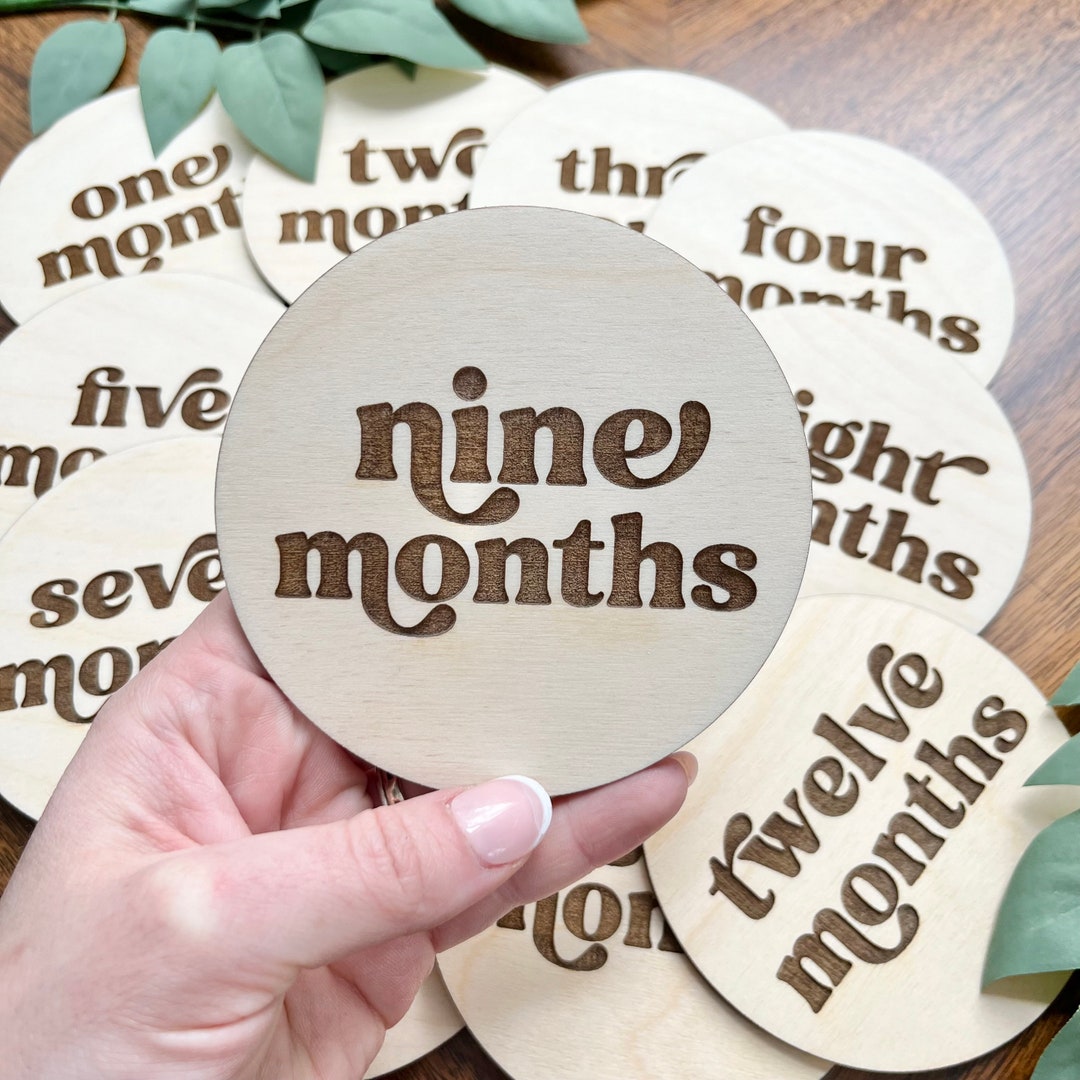 Wooden Baby Milestone Discs, Engraved Monthly Photo Prop - Etsy