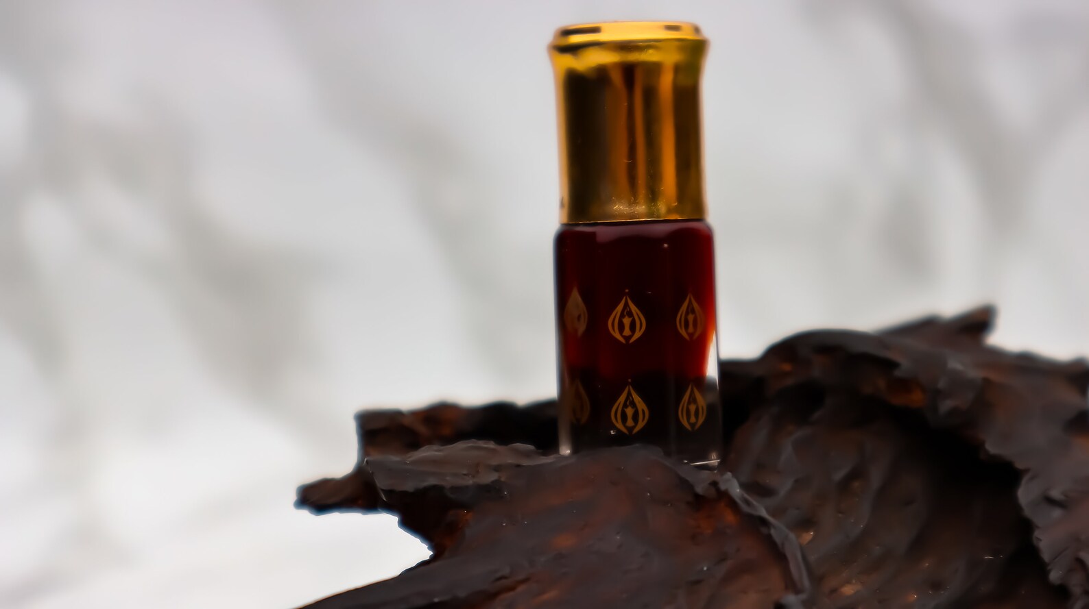 Cambodia Oud Oil VINTAGE PURE Fragrance Agarwood Oil Natural Oriental Scents Aroma Oud Attar ...