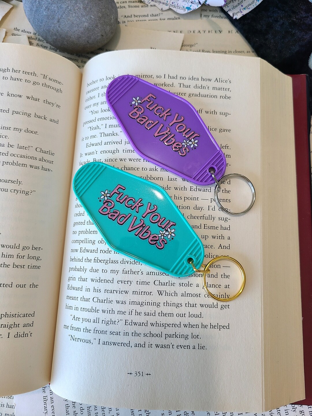 Funny Motel Keychain Bibliophile Gift 80's Retro - Etsy